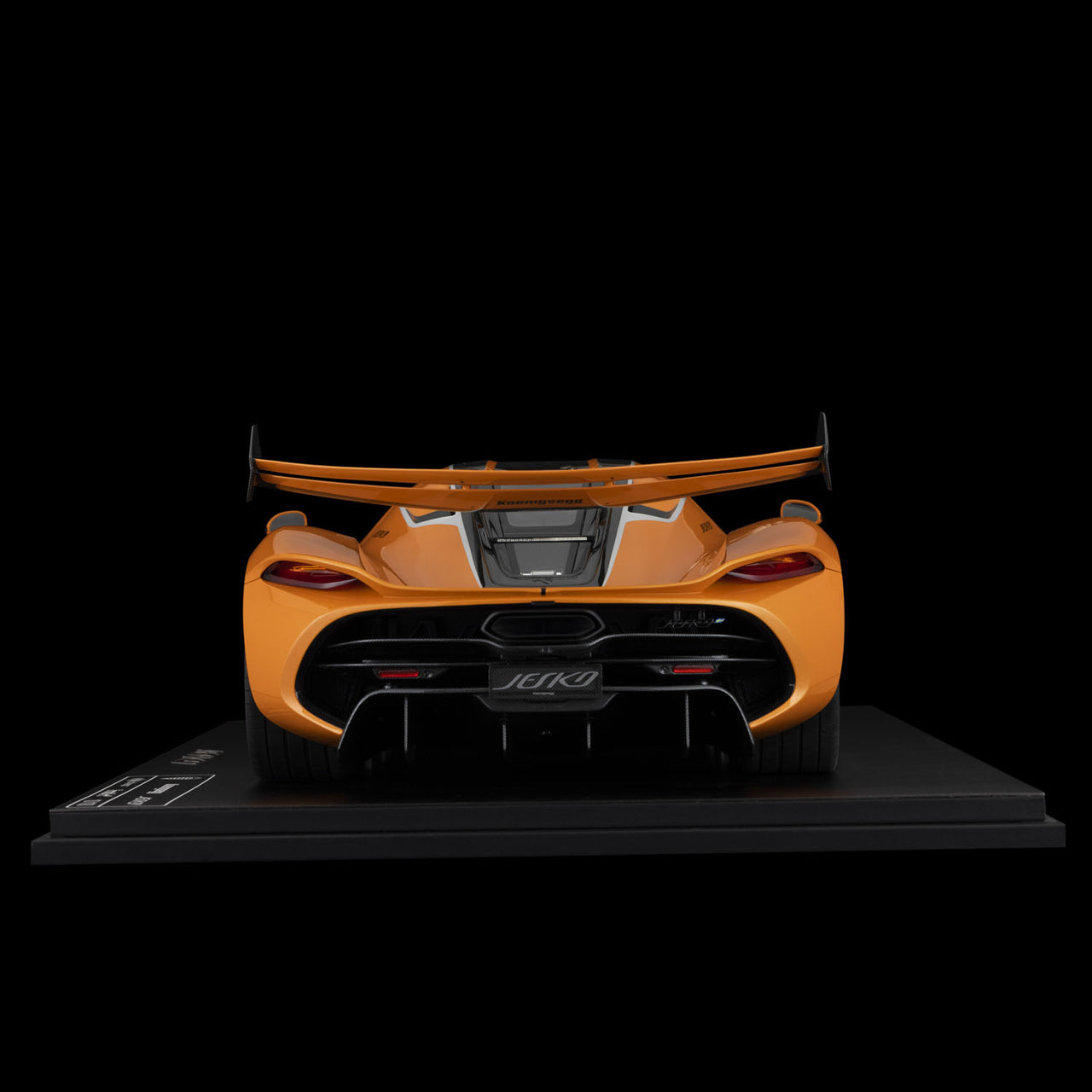 The Koenigsegg Jesko Absolut 1:8 Scale Model (orange) – drivepro
