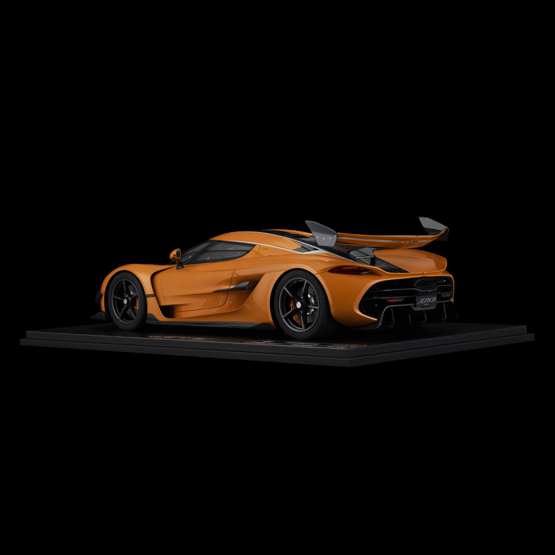 The Koenigsegg Jesko Absolut 1:8 Scale Model (orange) – drivepro